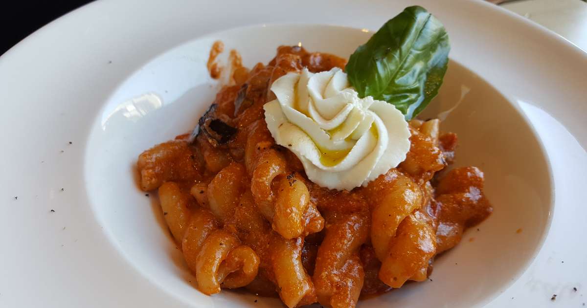 Best of Naples Full-day Food Tour with Guided City Sightseeing & Wine ...